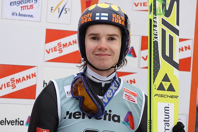 PŚ w Engelbergu: Harri Olli wygrywa kwalifikacje, upadek Morgensterna ...